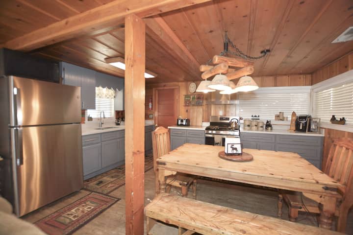 Family Cabin In Heart Of South Lake Tahoe 30 Days+ - 南太浩湖