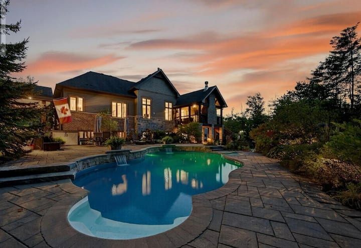 Experience Tranquillity In The Woods By The Lake - Barrie