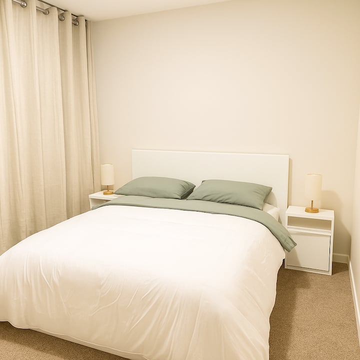 New House - Cozy Stay 5 Min To Hospital & Cineplex - Calgary