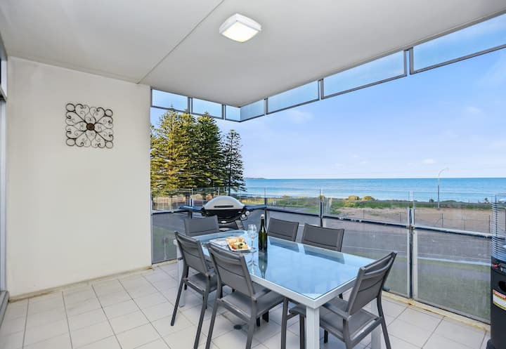 301 The Frontage-central 3br With Ocean Views - Victor Harbor