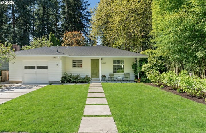 Bright & Cozy Mid-century Getaway In Lake Oswego - Sherwood, OR