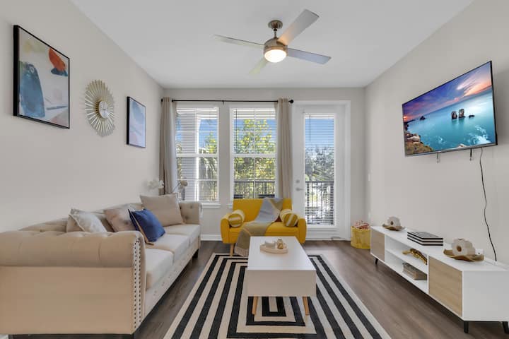 Stylish 2br • Pool & Gym • Minutes To Disney - Winter Garden, FL