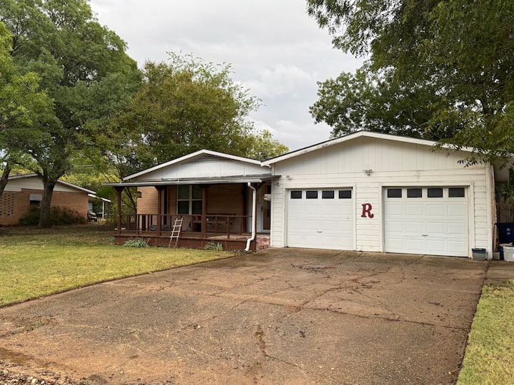 Rose’s House - Granbury, TX