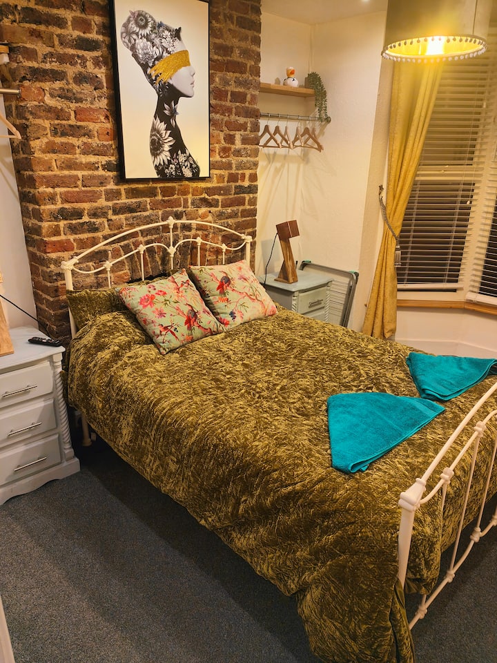 Funky Two-bedroom Flat Close To Town Centre - Hastings