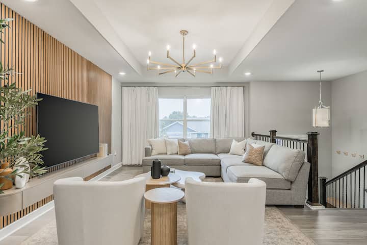 Your Modern 4br Near Kc World Cup Sleeps 6-8 Guest - Kansas City