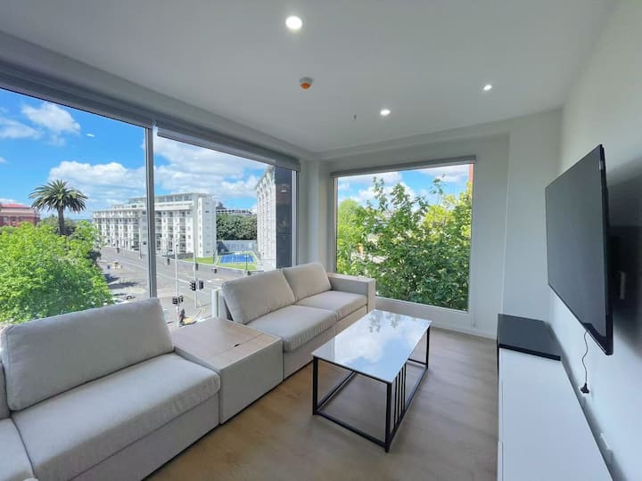 Rare 5-bedroom Gem In Auckland Cbd - Auckland