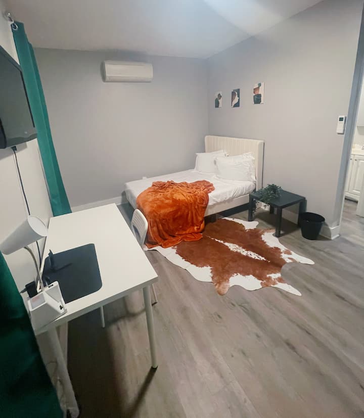 Stylish 4br + Basement • Great For Groups - Philadelphia, PA