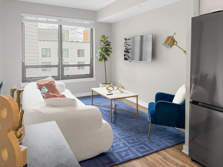 Chic & Cloudy 1br | Arlington| Steps To Mall/metro - Falls Church