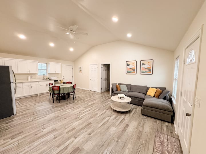 Cottage 66 - Chandler, OK