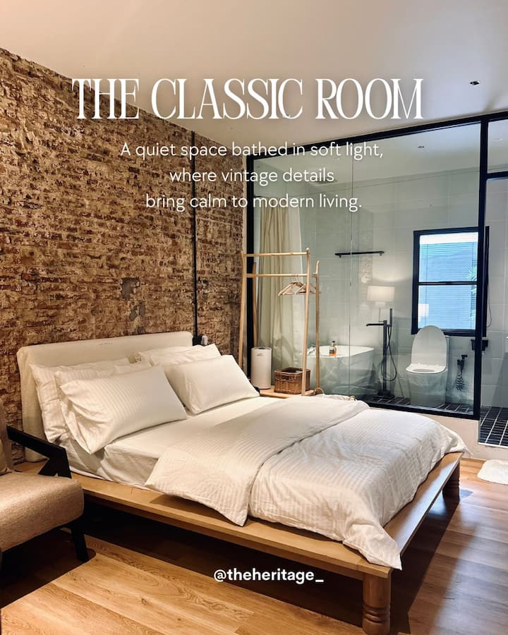 The Heritage 1937 Suites #1 : Classic Room - Kuching