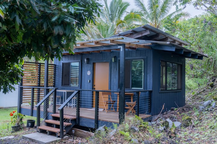 Cozy Off-grid Rainforest Cabin • Volcano Bath - Pāhoa, HI