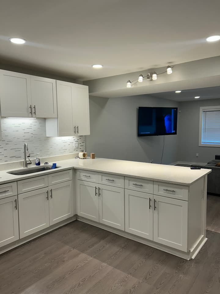 Entire 1-bedroom Townhome |5 Min From Airport - Union City, GA