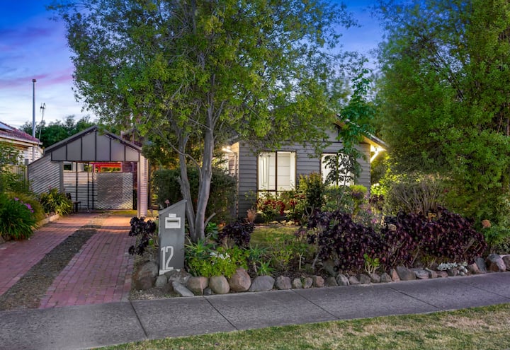 Ballarat Comfort With Garden Views - Ballarat