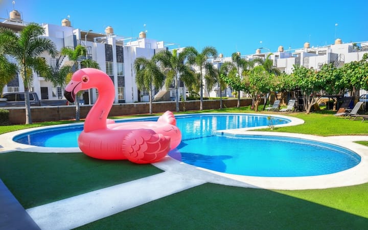 With Pool, And Air Conditioning, Parking Lot, Wifi - Manzanillo, México