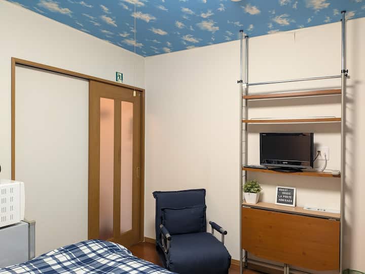 一人旅を楽しむ人におすすめ。長期利用に最適。キッチン,洗濯機あり。隣に日本酒を楽しめるお店があり。 - Ōta