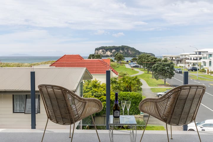 Stunning Beachside Apartment With Ocean Views - Whangamata
