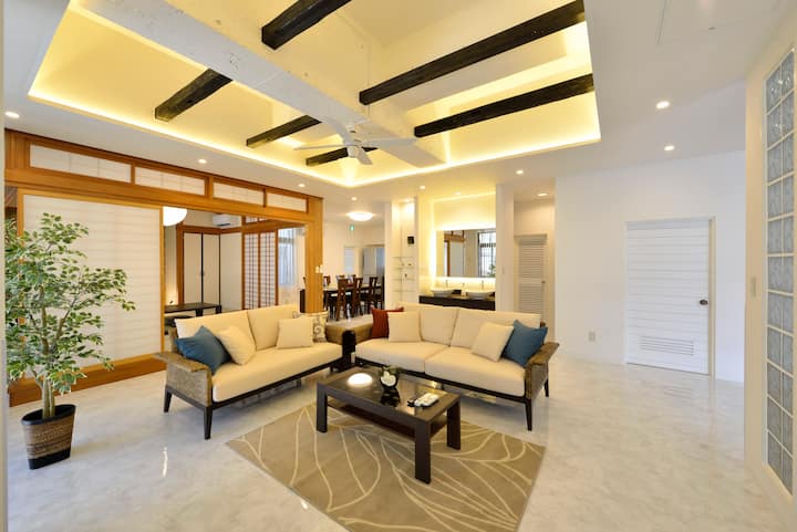 那覇市国際通りモノレール駅まで徒歩5分！12名まで宿泊可能！ジャグジー付き - 那覇市