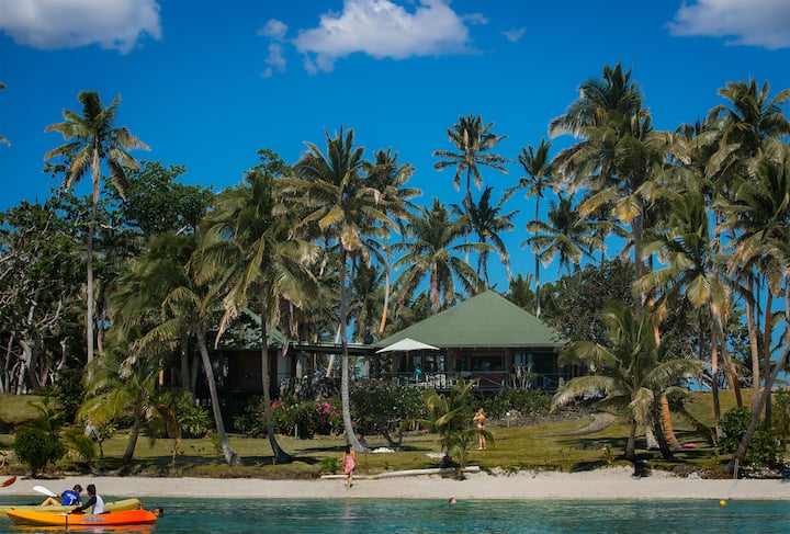 Tropical Island Villa + Boat Cooking/housekeeping - Fiji