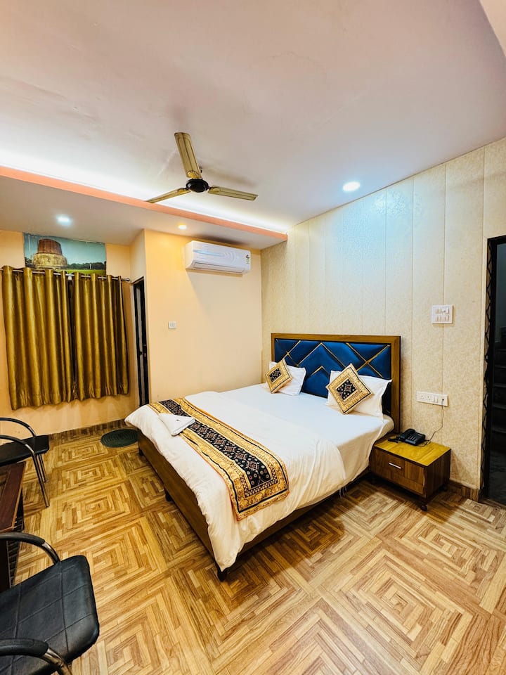 Hotel Assi River - India