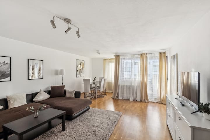 Stylish City Apartment In The Heart Of Böblingen - Böblingen