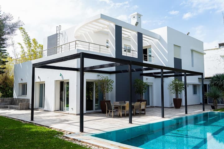 Villa De Prestige Avec Jardin Et Piscine - Casablanca