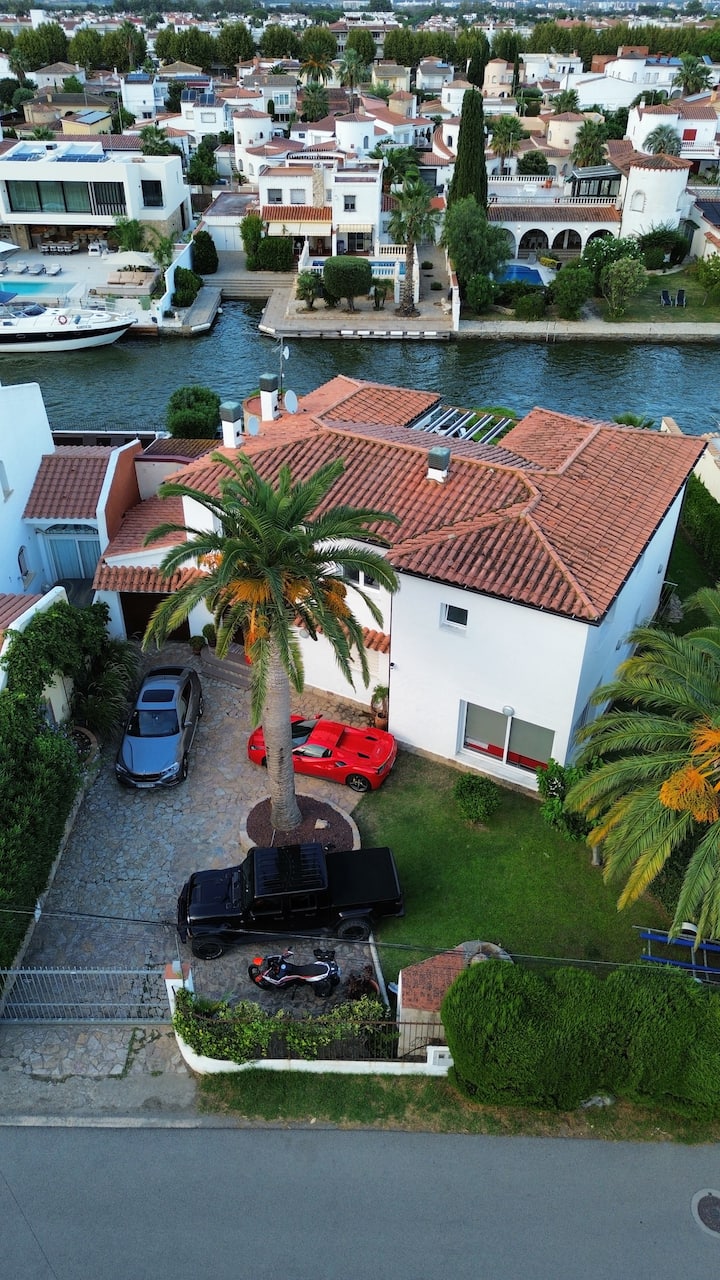 Grande Villa De Luxe Sur Les Canaux - Ampuriabrava