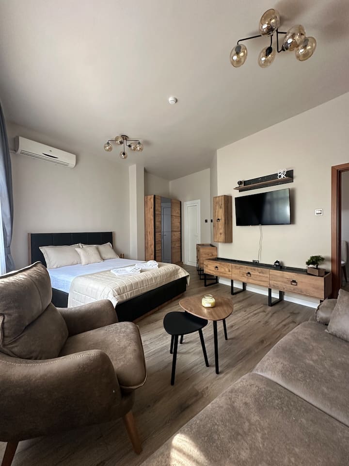 Georgia Suits 3 - Comfort, Style And City Charm - Svilengrad