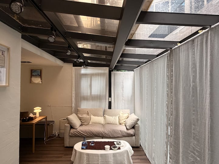 Sunlit Glasshouse Apt 2b 中山區玻璃屋大陽台兩房 - Banqiao District
