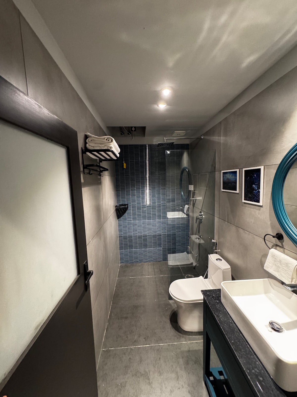 Kumud Niwas Lignes modernes. Calme terrestre. - Maisons de ville à ...