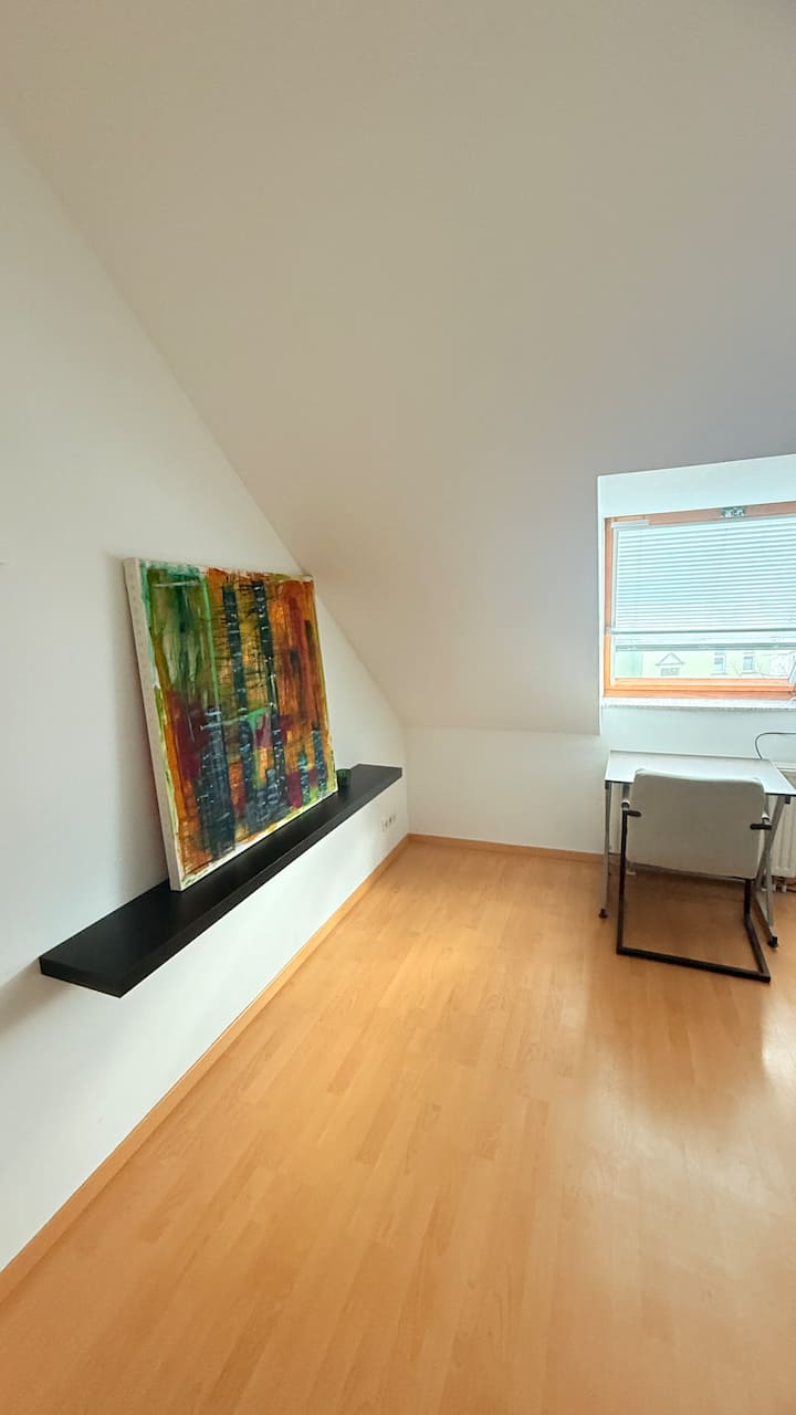 4 Raum Dg Wohnung Mit 114qm Und 2 Bädern. - Dresden