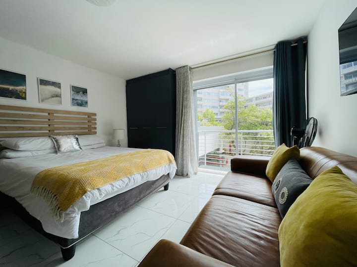 Green Point Gem | Gym & Top Location - Camps Bay