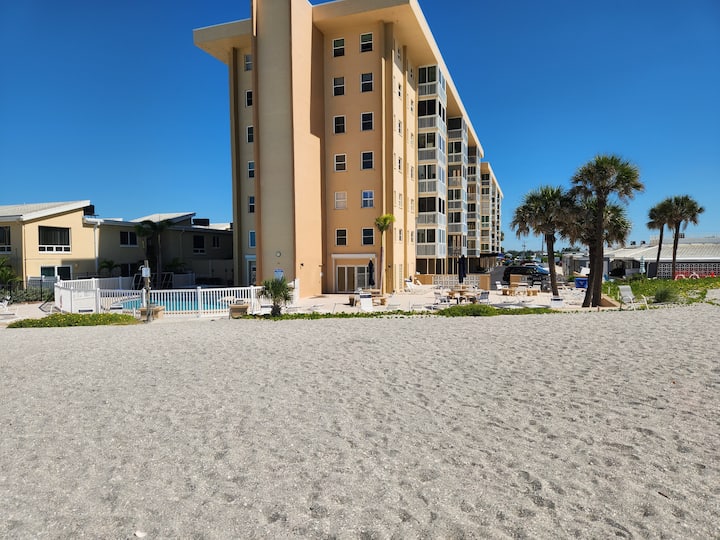 Beach Paradise - Venice Beach, FL