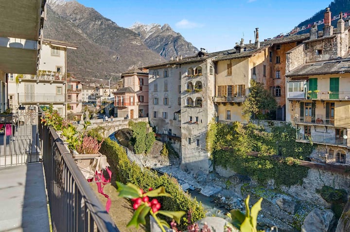 Apartment Maira Centre + River View + Terrace - Chiavenna