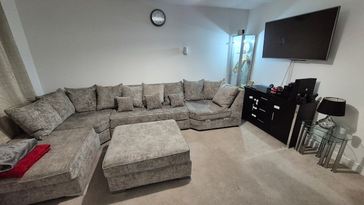 The Aylesbury Family Retreat Home With Parking - Aylesbury