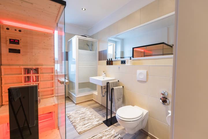 Flowapartment Hof, 24h Checkin, Ir-sauna, Parkpl. - Hof