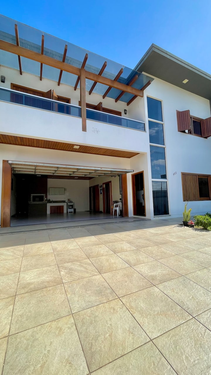 Sobrado A 10min Do Mar, Perfeito Para Suas Férias - Torres