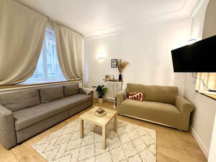 Havre Lumineux Entre Les Champs ÉLysée Et Troca - Paris