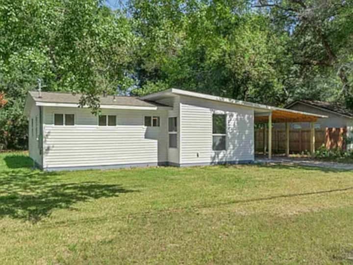 Coastal 3-bed Hideaway – 15 Min To Pensacola Beach - Brent