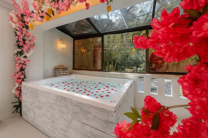 Exclusive Two-story Home In The Heart Of Poblado - Medellín