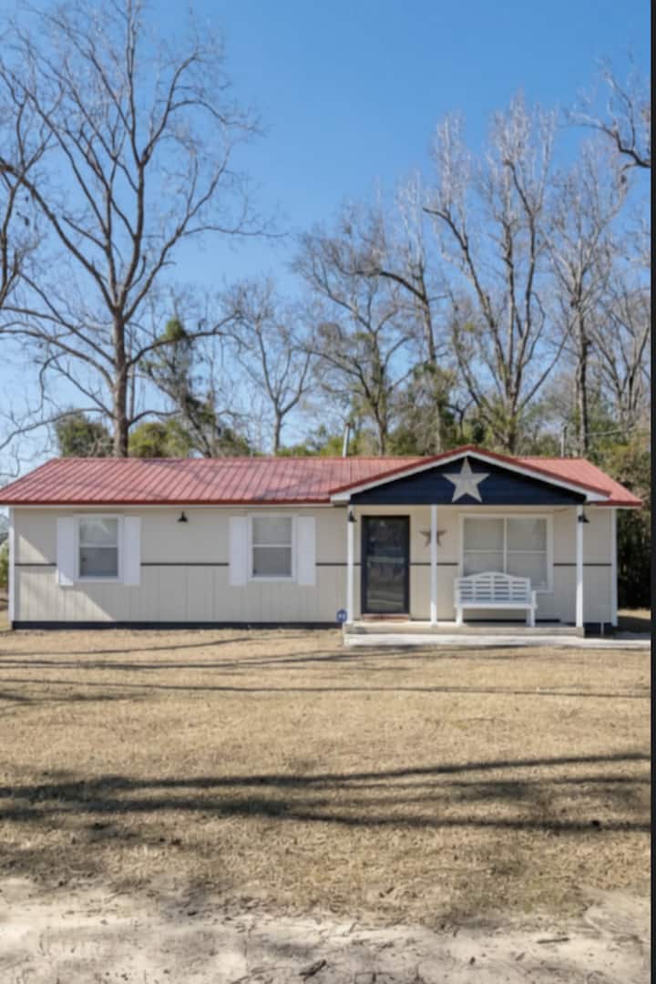 Hank And Margie's Place_too - 햄프턴