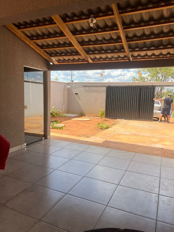 Casa Mobiliada 2 Quartos Com Churrasqueira. - Caldas Novas