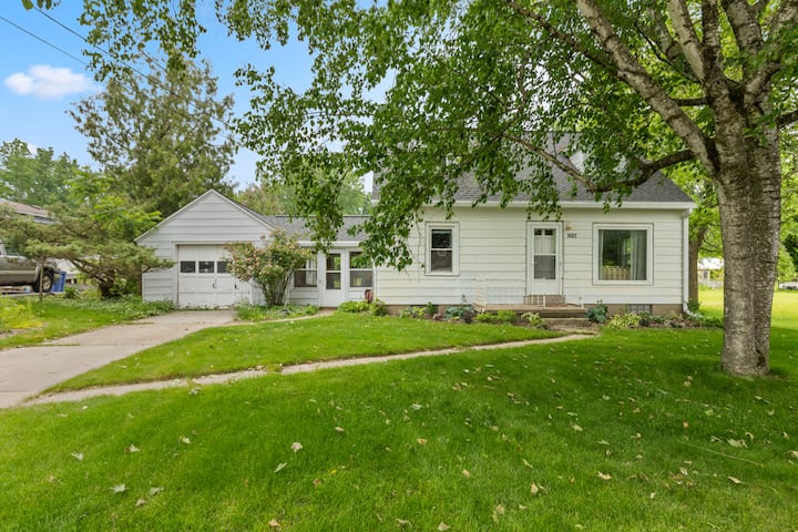 Charming & Private Home In The Heart Of Gr - Grand Rapids, MI
