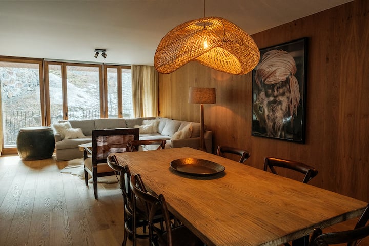 Mountain Facing Luxury 3 Bedroom Apartment - Andorra