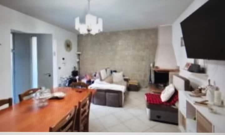 Monolocale Grazioso E Confortevole Con I Comfort - Nola