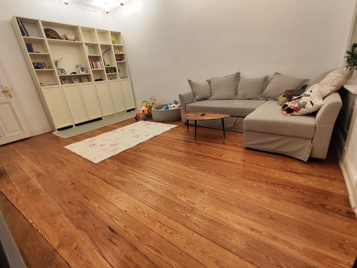 4 Zimmer & Balkon Altbau In Hamburg-eimsbüttel - Hamburg