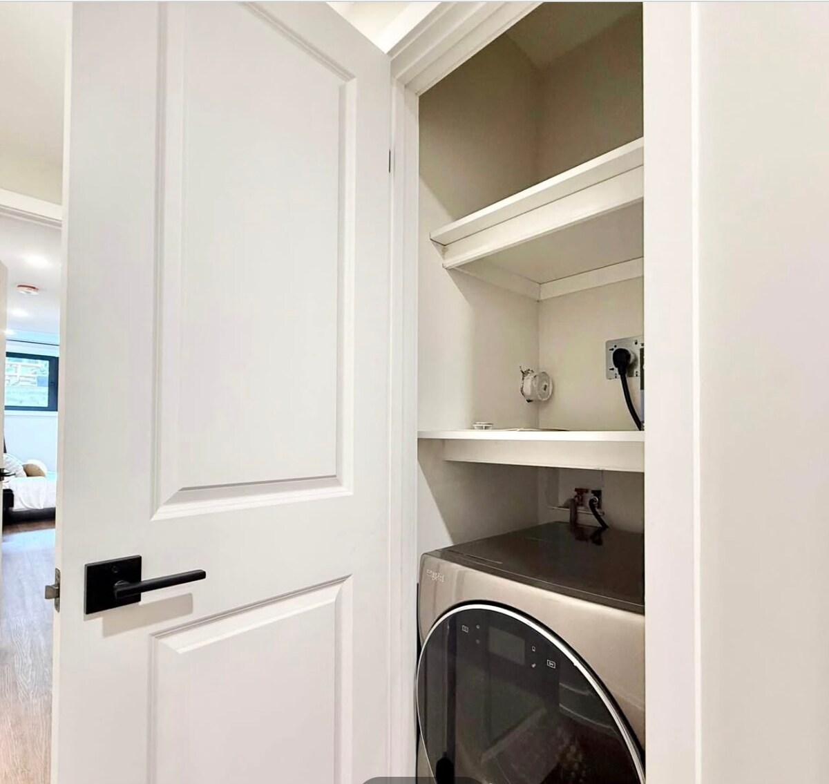 Mississauga Downtown Haven, estilo urbano - Airbnb