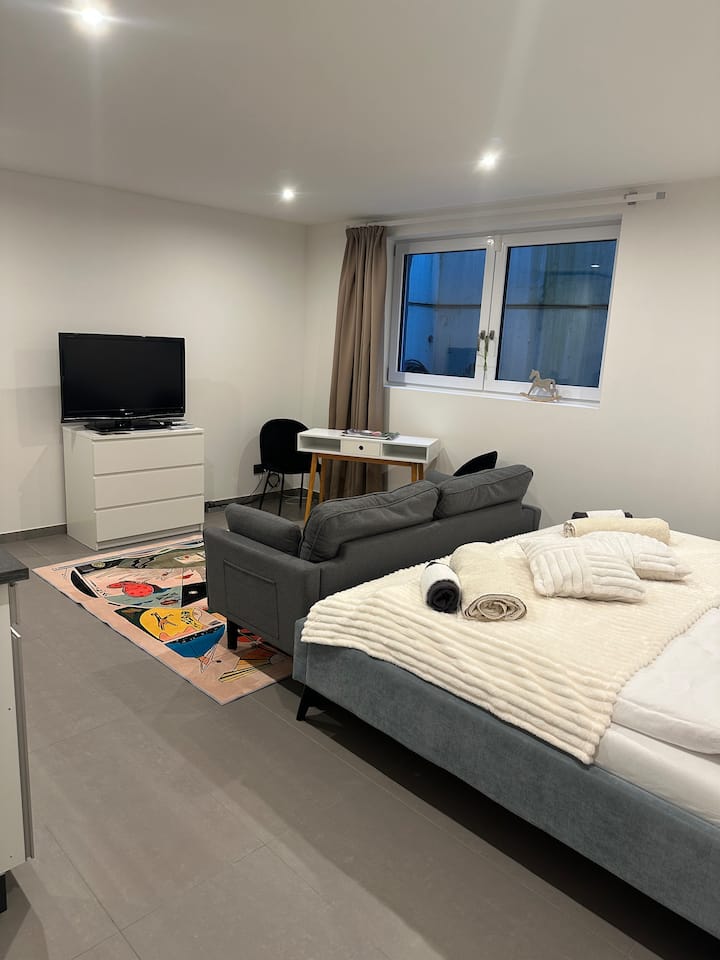 Granny Flat/basement Apartment, 2 Beds, Kitchen - Múnich