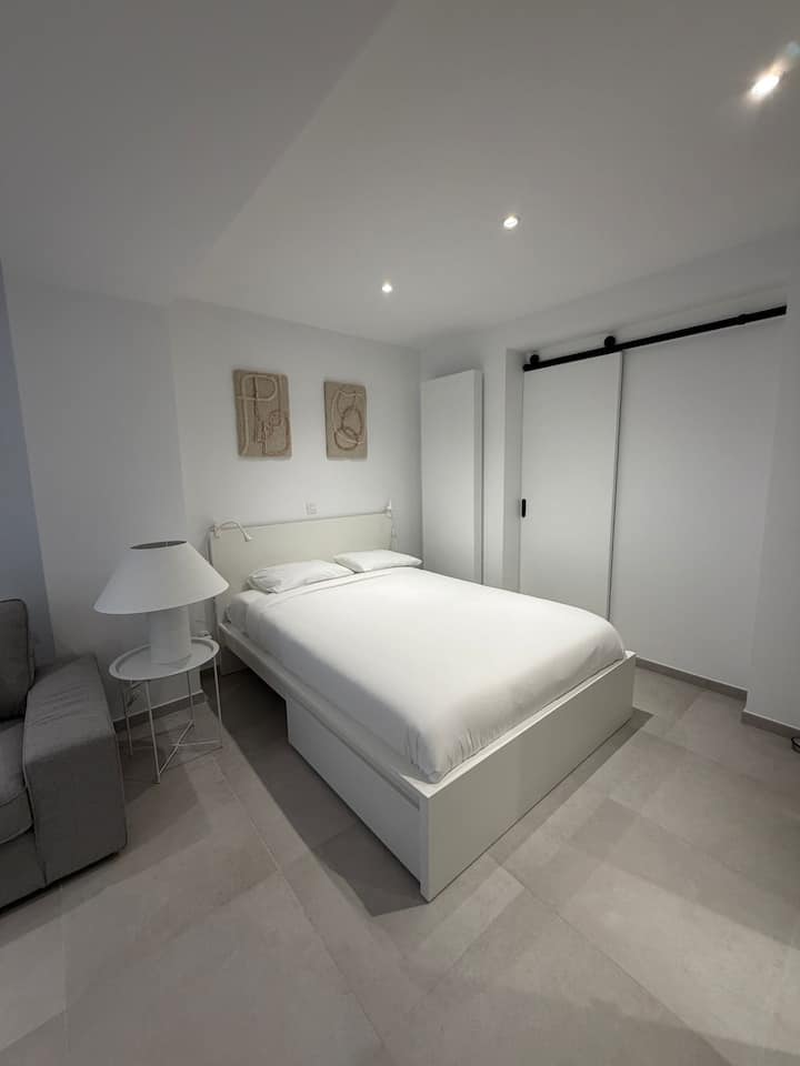 °2 Modern Suite In A Chic Area - Bruselas