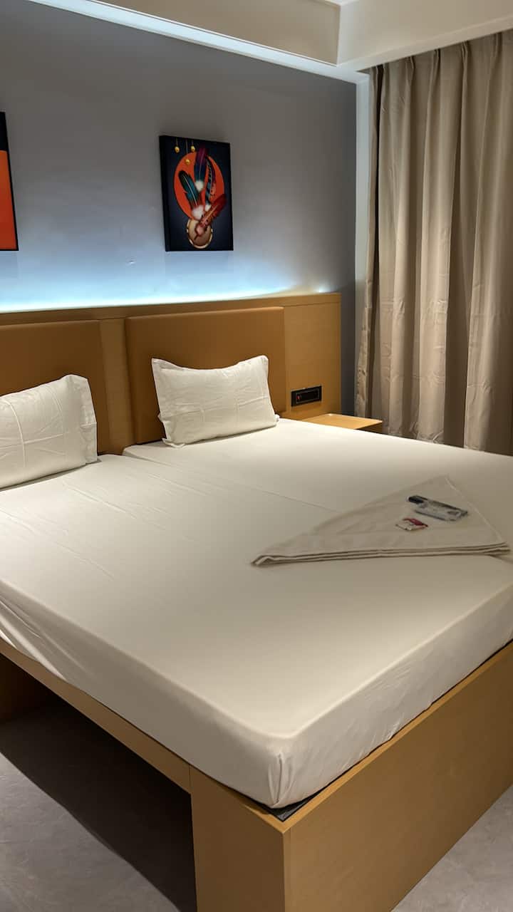 Cozy Room Near Uni World City - Kolkata (Calcutta)