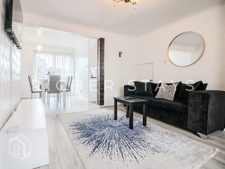 Bright 2br Terrace In Basildon| Garden & Amenities - Basildon